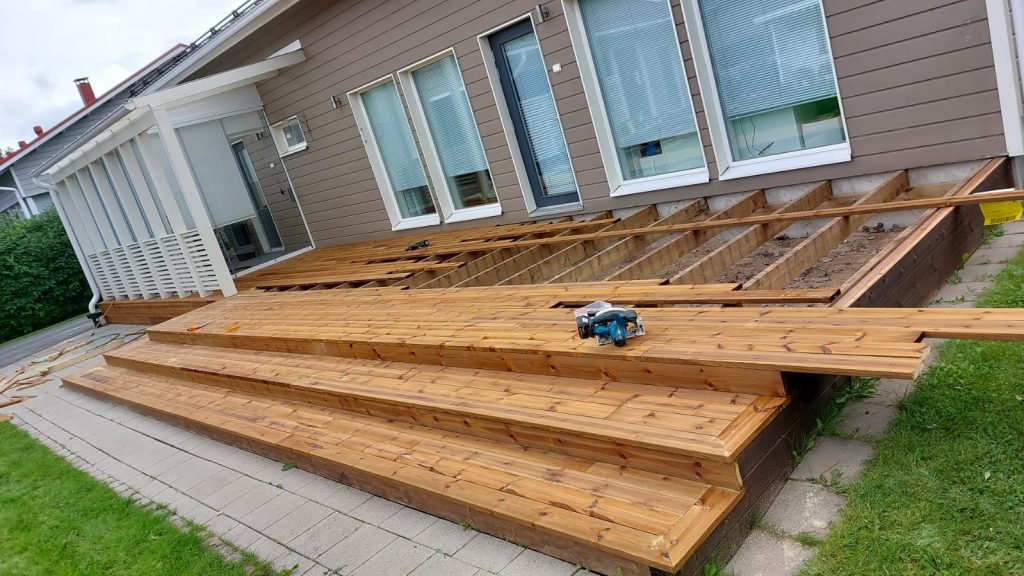 Terassin Rakentaminen Kempele - VIK-Rakennus Oy